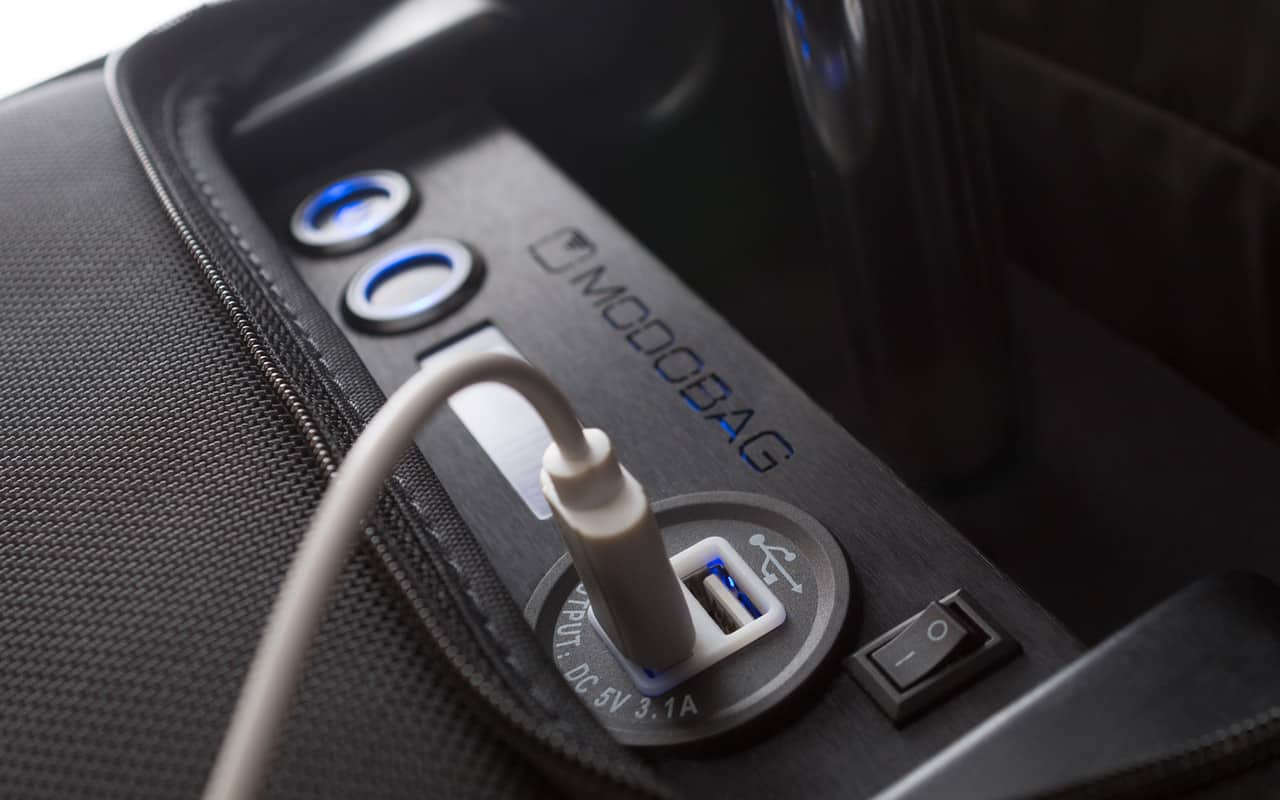 4 best Motorized Suitcase Options For Adults (2024) - Gravyware's Blog